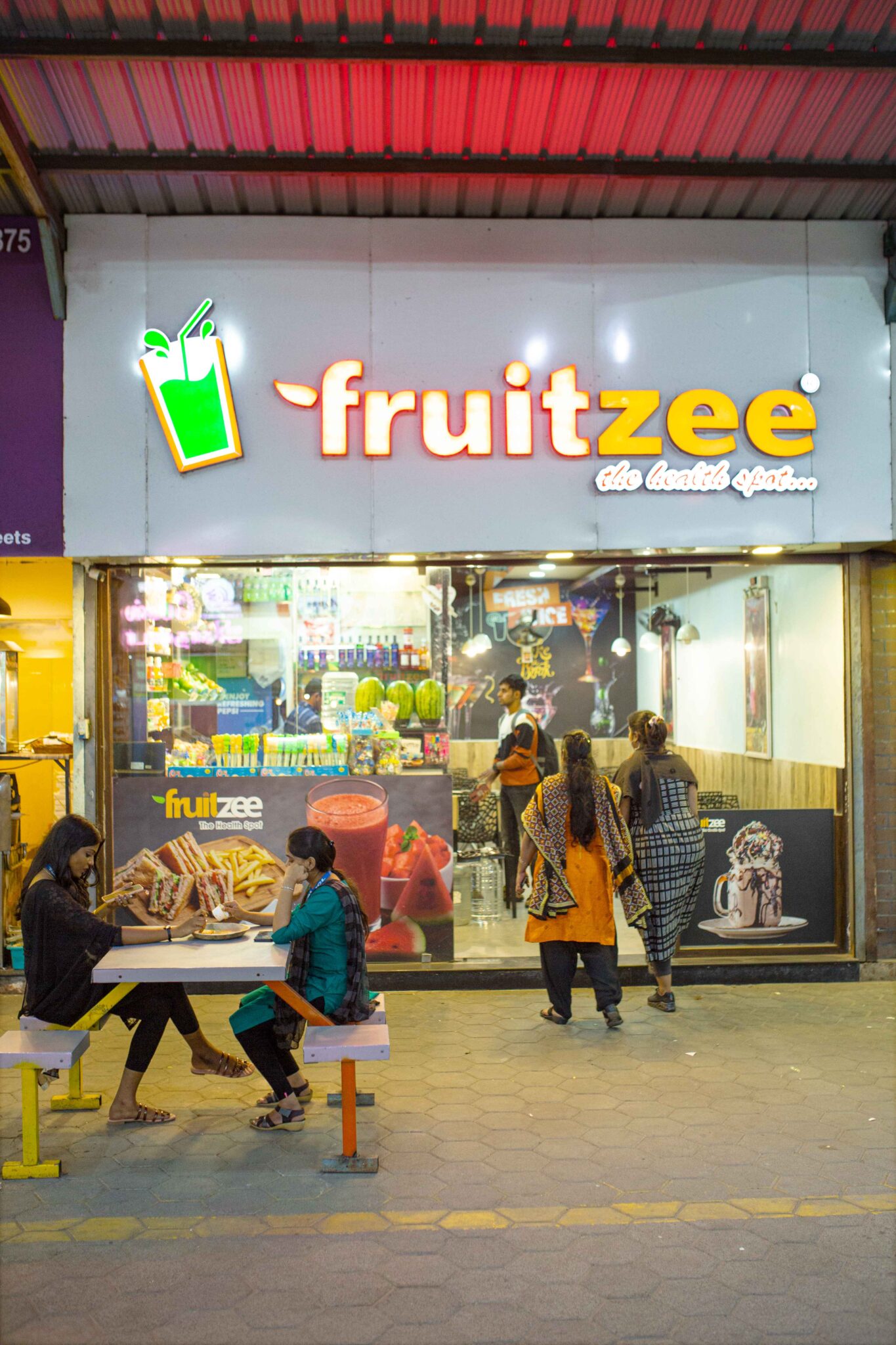 Dining – RTS Food Street